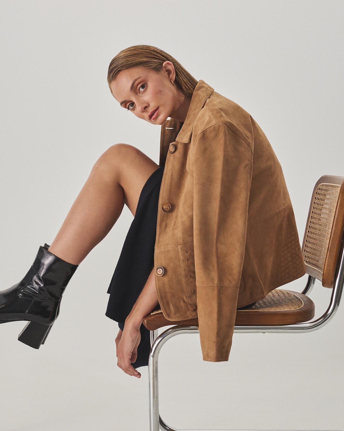 ¿Qué es el ante? El material que triunfa para las chaquetas de piel ...